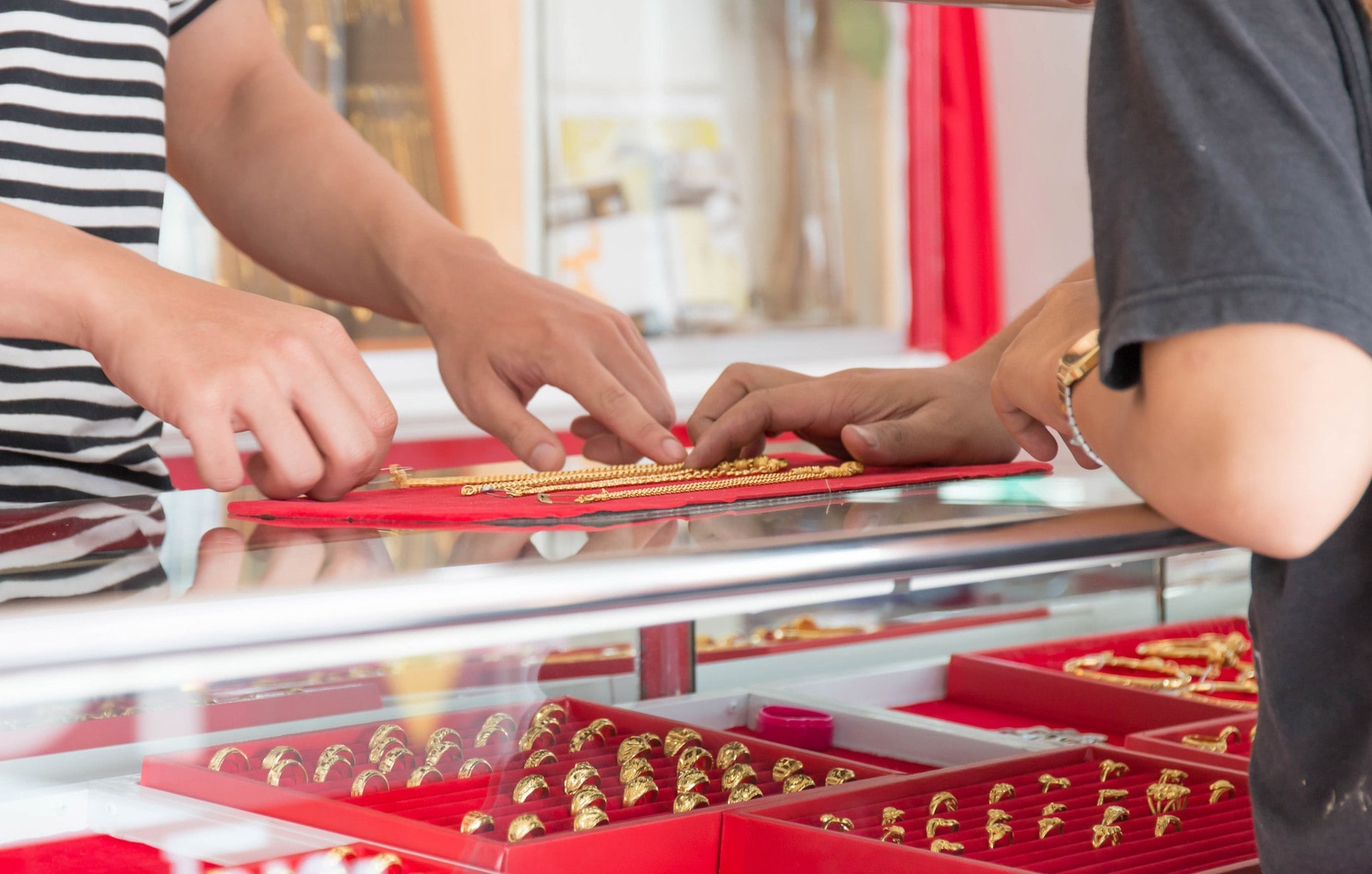 How to Sell & Pawn Jewelry in NYC | Paradise Pawn Shop